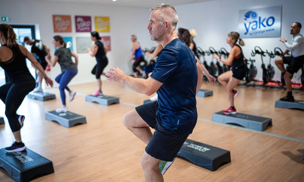 Clases de Step dirigidas en nuestros gimnasios