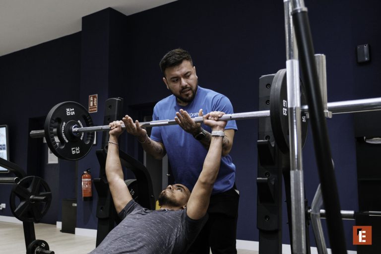Press banca: domina la técnica del ejercicio en 2026